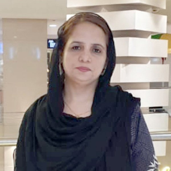 سيما عباسيڏات ۽ ذات جي سِيمائن تي بيٺل ھڪ شاعره - Humsari